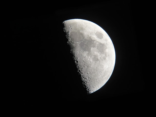 What Causes Moon Phases? - AstronomyShack
